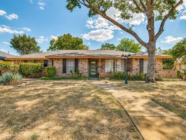 948 Briarcove Pl, Lancaster, TX 75146