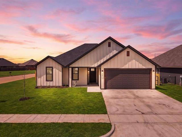 948 Huckleberry Ln, Tolar, TX 76476