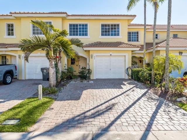 948 Imperial Lake Rd, West Palm Beach, FL 33413