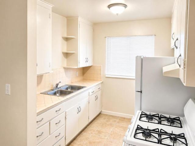 948 Lupin Drive