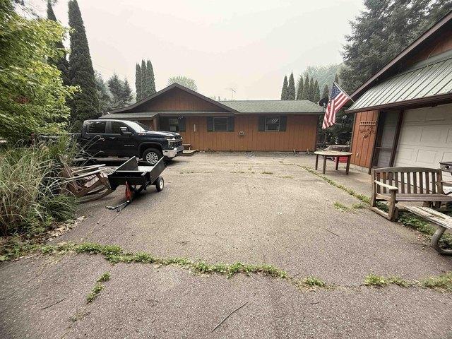 948 S Foster Rd, Au Gres, MI 48703