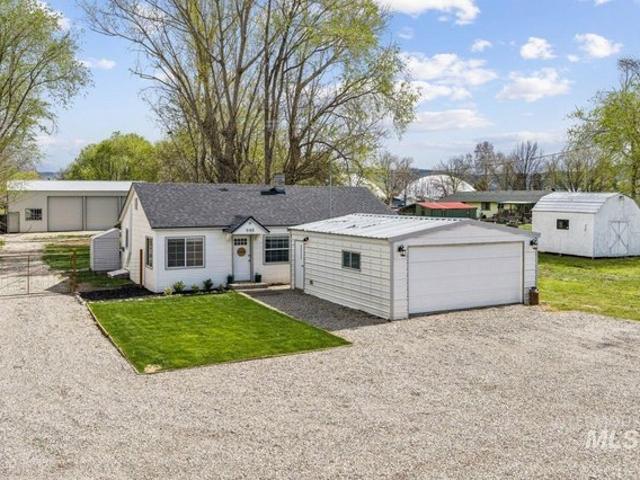 948 S Mill Rd, Emmett, ID 83617
