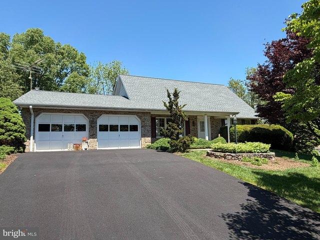 9495 Hesshire Hill Ct, Waynesboro, PA 17268