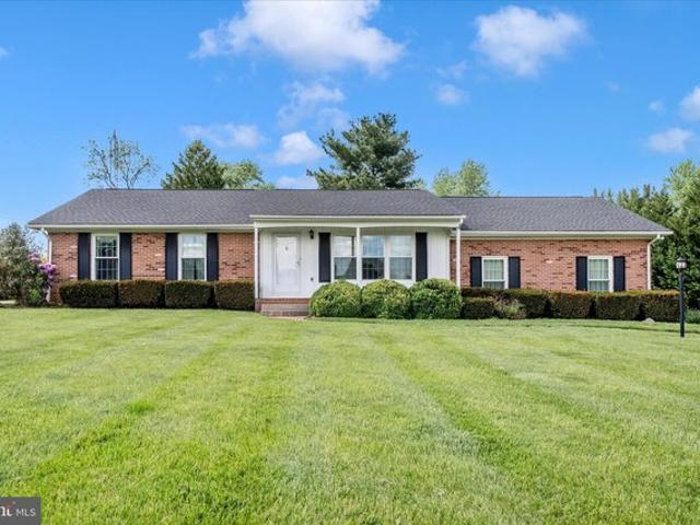 9496 Pocono Dr, Frederick, MD 21702
