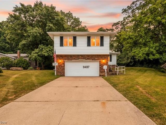 9497 Idlewood Dr, Brooklyn, OH 44144