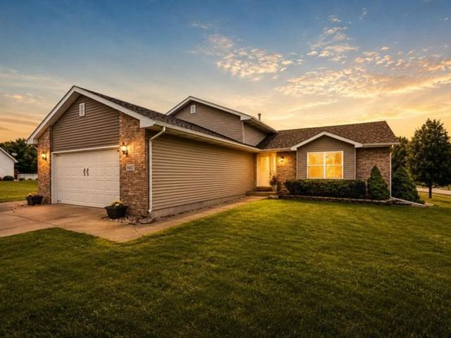 9497 Shelby Ln, Crown Point, IN 46307