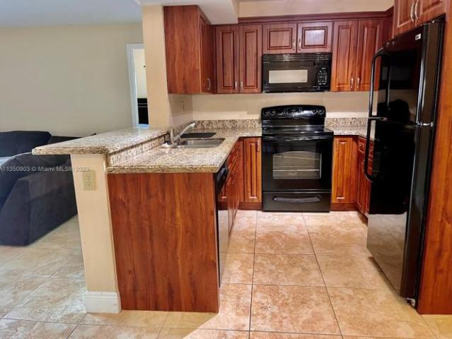 9491 Palm Cir S S #201, Pembroke Pines, FL 33025