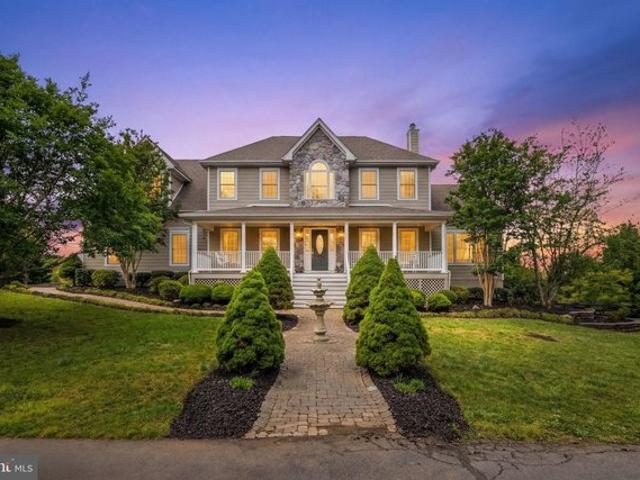 9491 Walsingham Ln, Marshall, VA 20115