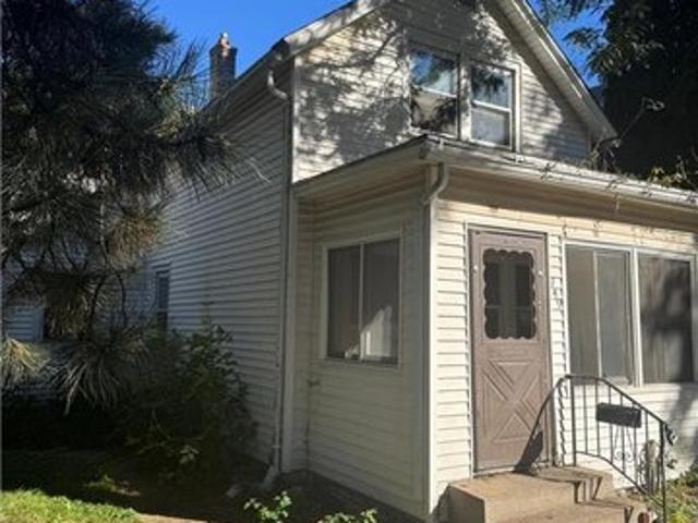 949 Conway St, Saint Paul, MN 55106