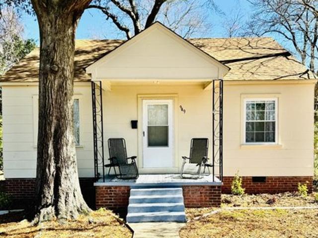 949 Chester Cir, Fayetteville, NC 28303