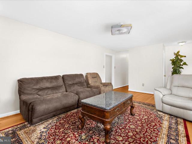 949 Oakdale Circle