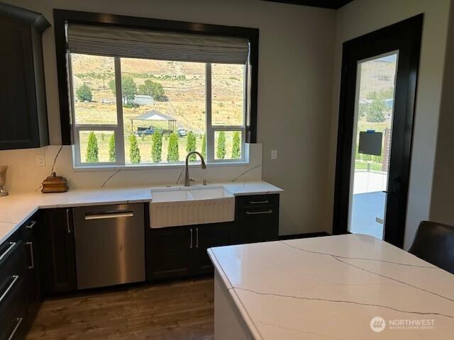 949 N Newport Loop