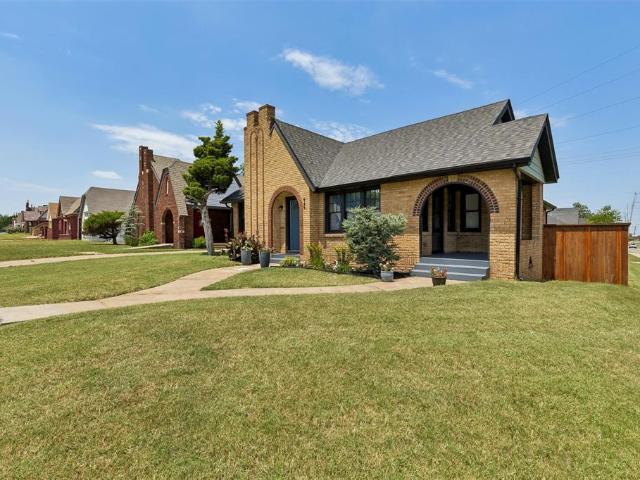 949 NE 19th Street