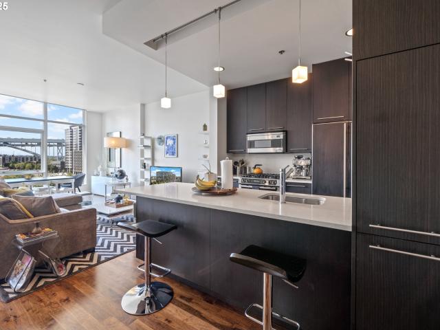 949 nw overton st # 608