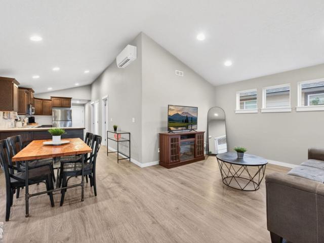 949 NW Upas Avenue, Redmond, US, OR