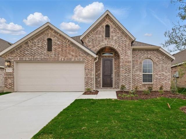949 Schuberts Rd, Fort Worth, TX 76247