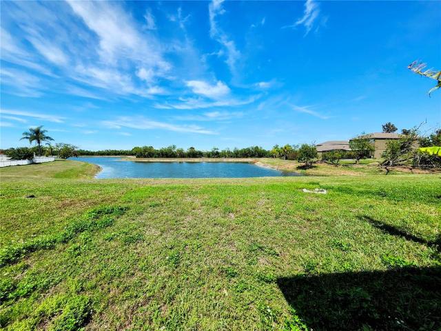 949 Seminole Sky Dr, Ruskin, FL 33570 | MLS #TB8487 | Compass
