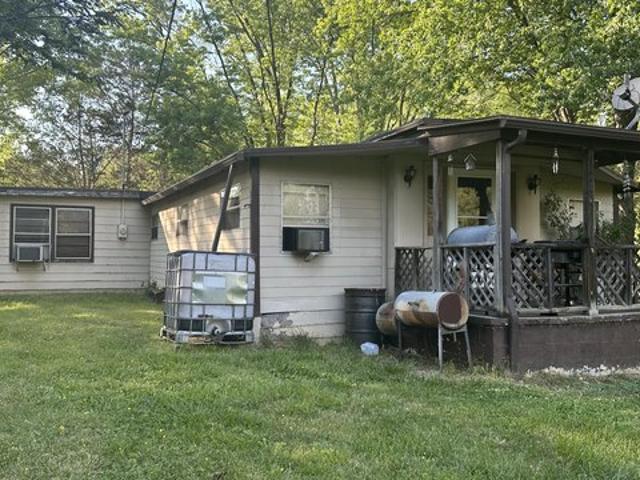 949 Roy Rd, Troutville, VA 24175