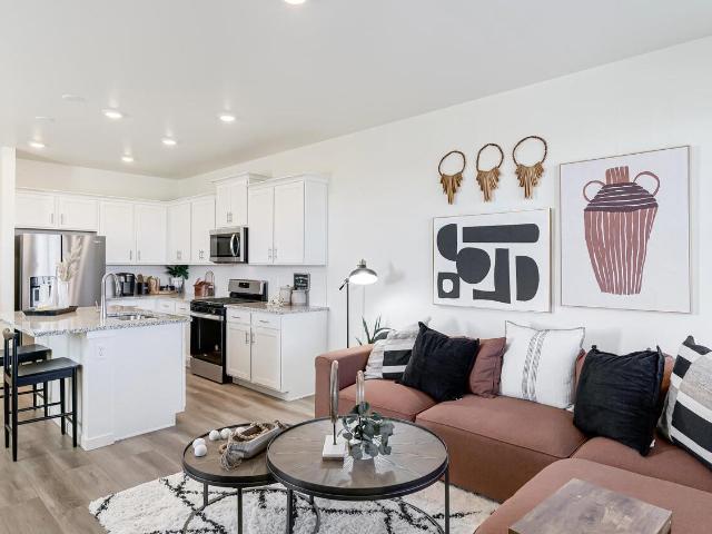 949 Red Star Lane