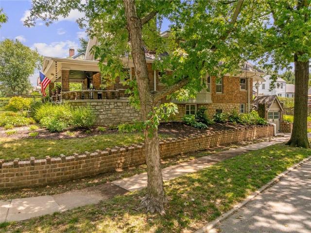 949 W 33RD Terrace