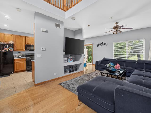 949 Tanager Court