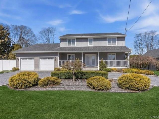 949 Union St, Bohemia, NY 11716