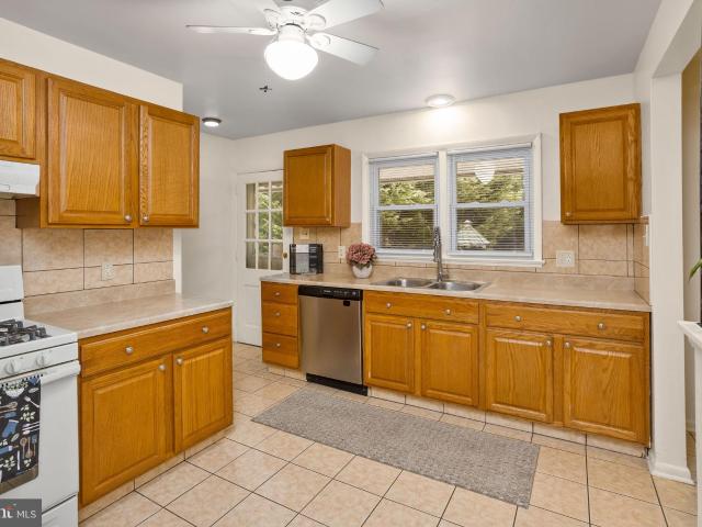 949 Us Highway Route 206, Bordentown, NJ 08505 | MLS #NJBL2106