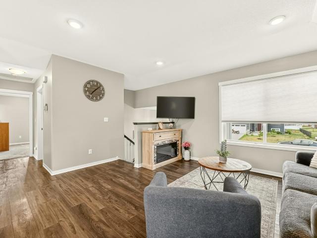 94 5th Avenue SE