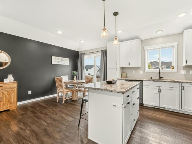 94 5th Avenue SE