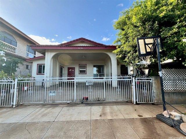 94 816 Kuhaulua St, Waipahu, HI 96797