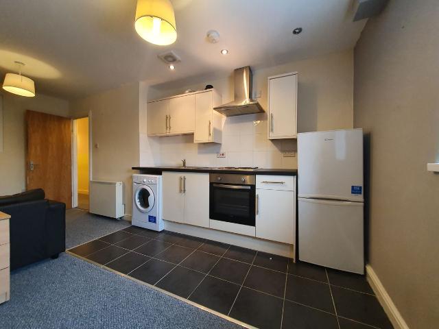 94 102 Clifton Street CF24, 2 bed flat to rent, £950 pcm | PrimeLocation