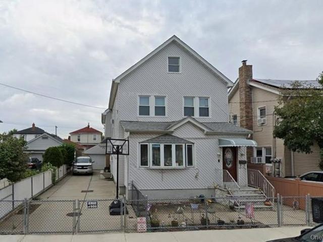 94 32 th Ave, Ozone Park, NY 11417