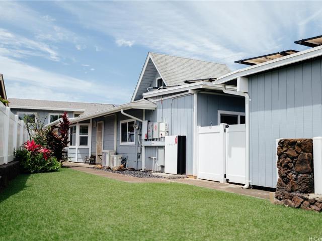 94 386 Makapipipi St, Mililani, HI 96789 | MLS #202607 | Compass