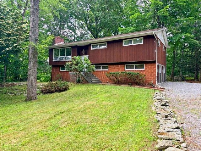 94 Whangtown Rd, Carmel, NY 10512
