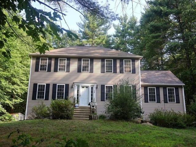 94 Whitins Rd, Sutton, MA 01590