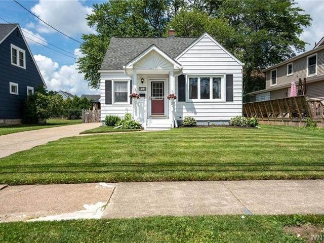 94 Amsterdam St, Tonawanda, NY 14150