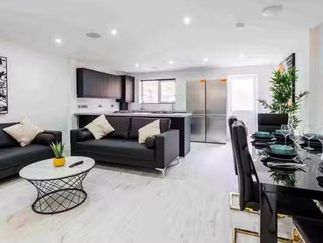 94 Avondale Road, L15 6 Beds 6 Baths