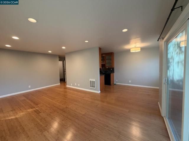 94 Bayo Vista Avenue 305
