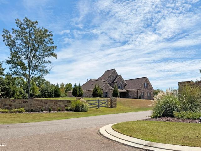 94 Cedar Crest Cove