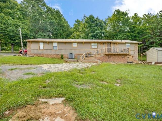 94 Courthouse Estates Dr, Castlewood, VA 24224