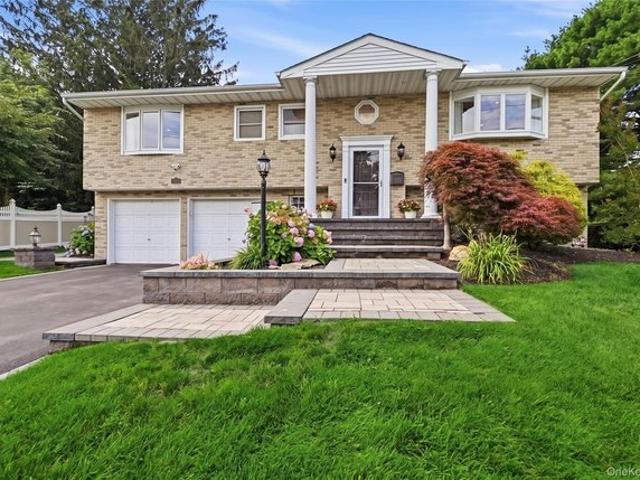 94 Ellensue Dr, Deer Park, NY 11729