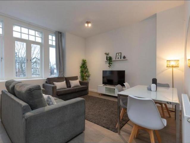 94 Frobisher Road, London N8 2 bed flat to rent £2,600 pcm £600 pw