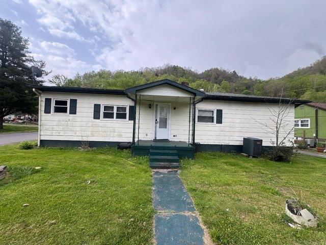 94 Grace Ln, Gary, WV 24836