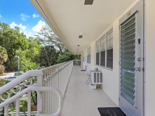 94 Hastings E, West Palm Beach, FL 33417 | MLS #B26003
