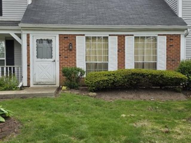 94 Hickory Ln, Cary, IL 60013