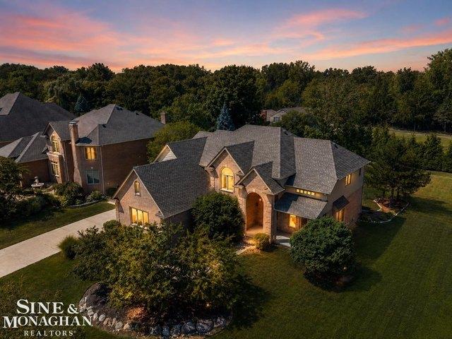 94 Ingram Dr, Troy, MI 48098