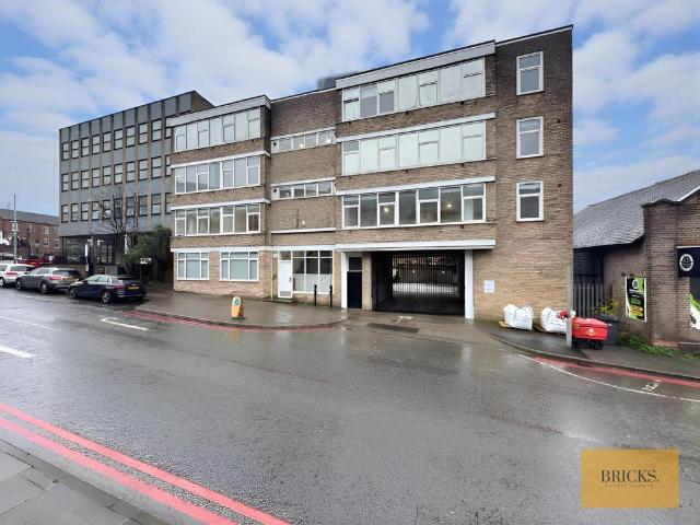 94 Inkerman Street, Luton LU1 1 bed flat to rent £1,050 pcm £242 pw
