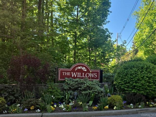 94 Krystal Dr, Somers, NY 10589