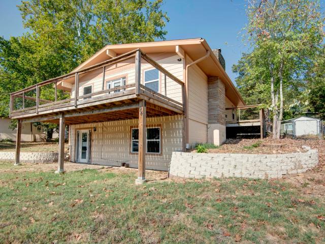 94 Lakeshore Drive