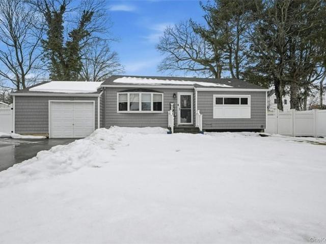 94 Locust Pl, East Northport, NY 11731